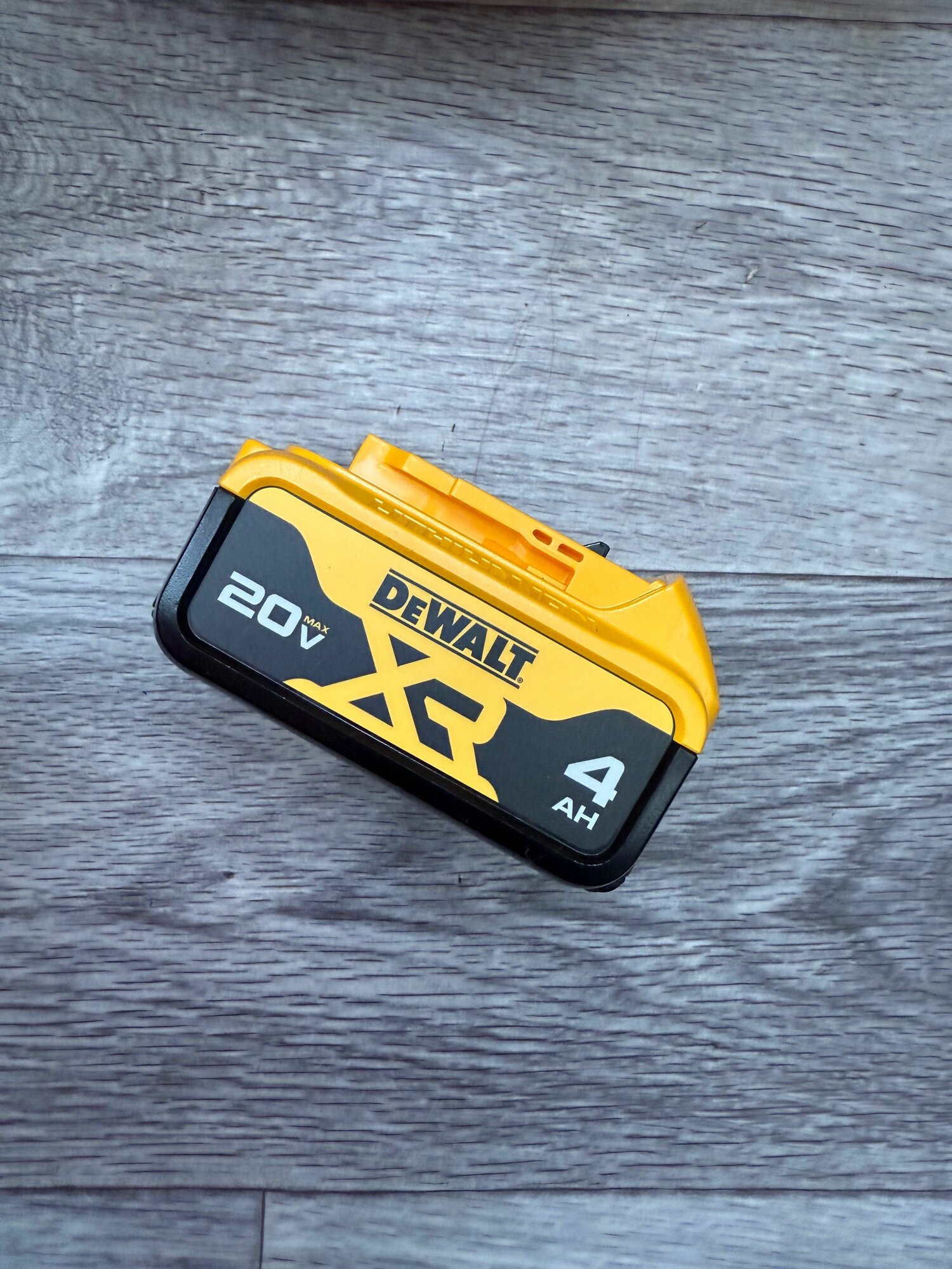 Аккумулятор Dewalt DCB182 20V 4A