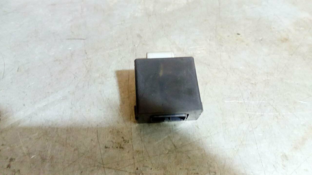 Блок реле Toyota Yaris 8865052100