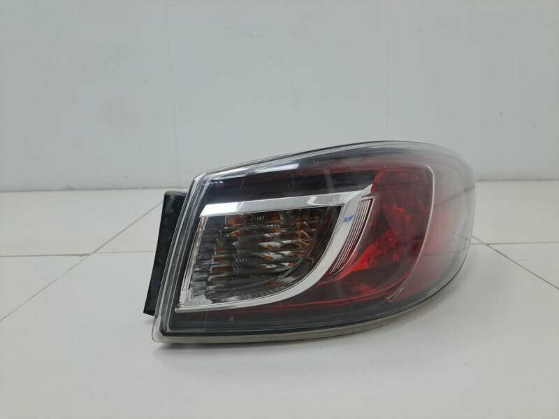 Фонарь задний наружный правый Mazda 3 BL 2009-2013