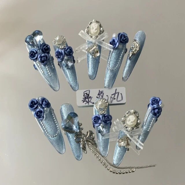 Набор из 10 горячих длинных заостренных ногтей ручной работы в форме гроба, полностью покрывающих ногти, накладные ногти Sanrio KT с металлической цепочкой и сверкающими бриллиантами в виде цветка, Размер: XS-14-10-11-10-8