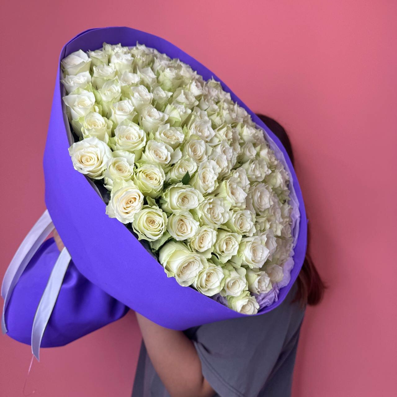 Букет из 101 белой кенийской розы 40 см