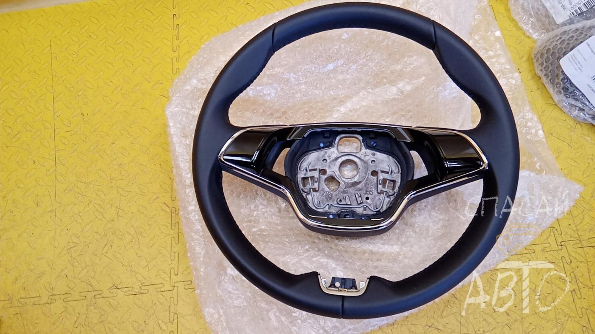 Рулевое колесо VAG 5E3419093VKH, для Skoda Rapid, черное (запчасти и комплектующие)