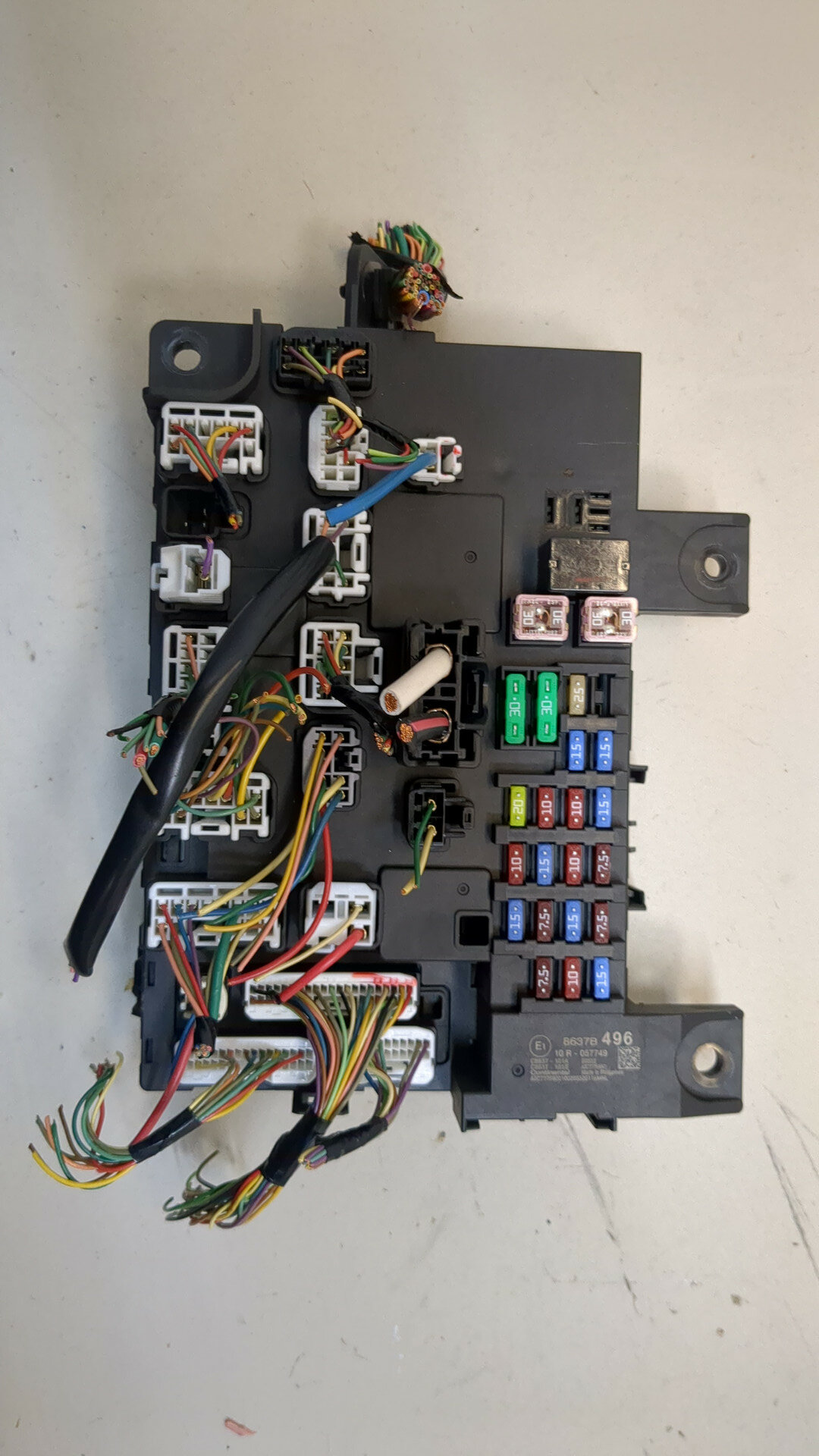 Блок предохранителей Mitsubishi Eclipse Cross 2017- Б/У