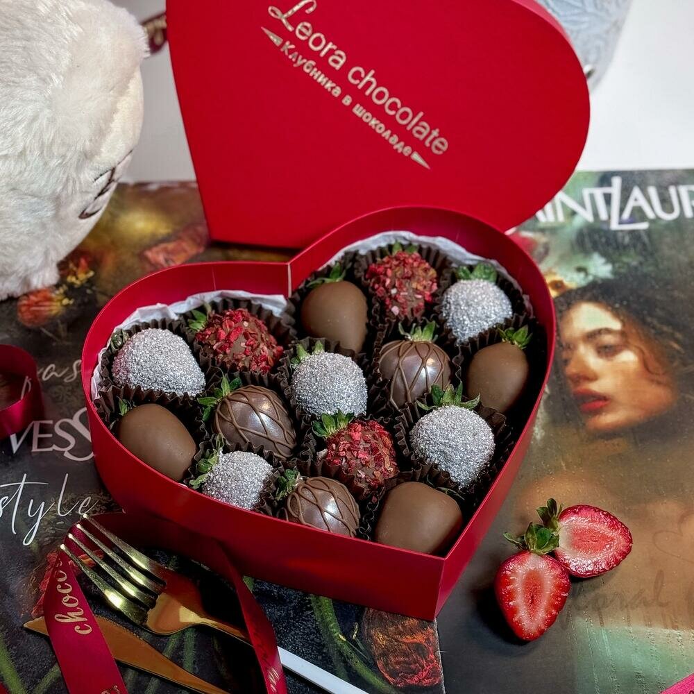 Клубника в шоколаде Barry Callebaut, в подарочной упаковке, 450г