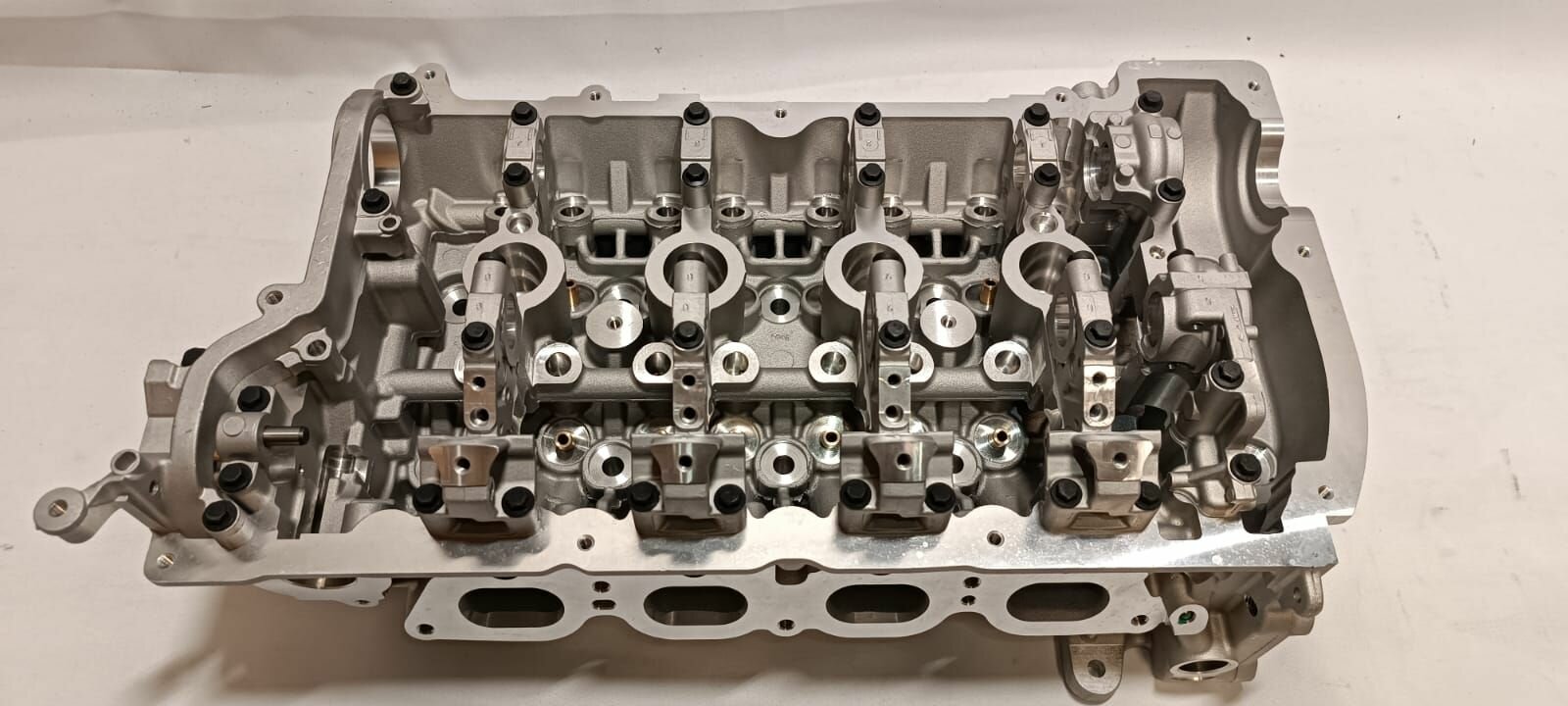 Новая головка блока цилиндров атмосферных двигателей EP3, EP6, EP6C, 5FP Peugeot Citroen Mini. ГБЦ для ЕР6 ЕР3 N12 N16 с комплектом клапанов.