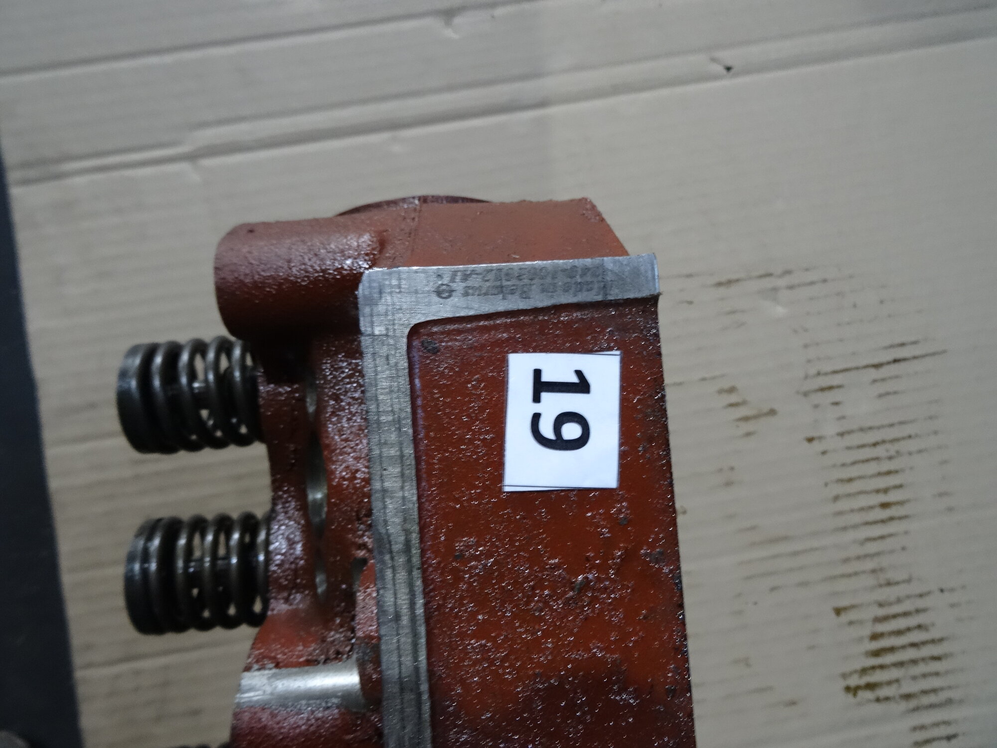 Головка блока цилиндров МТЗ-80,822 в сб.