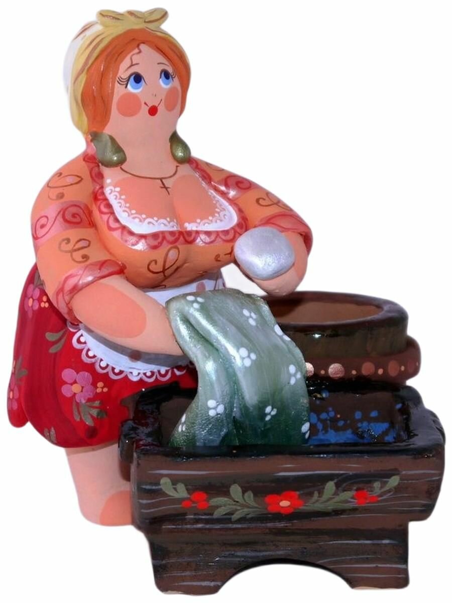 Барышня, стирающая бельё, Ковровская глиняная игрушка, ручная авторская работа