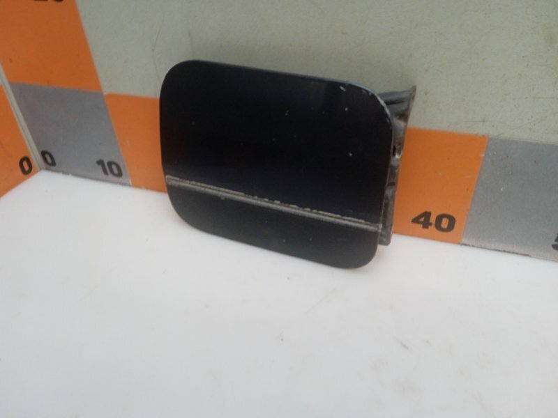 Б/У лючок топливного бака, Ауди 80 Б3 Лючок бензобака Audi 80 1988 B3 271581 VAG арт. 893809905A