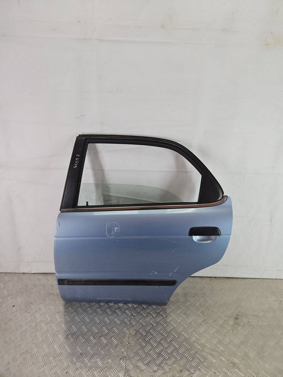 Дверь задняя левая Suzuki Baleno 1998