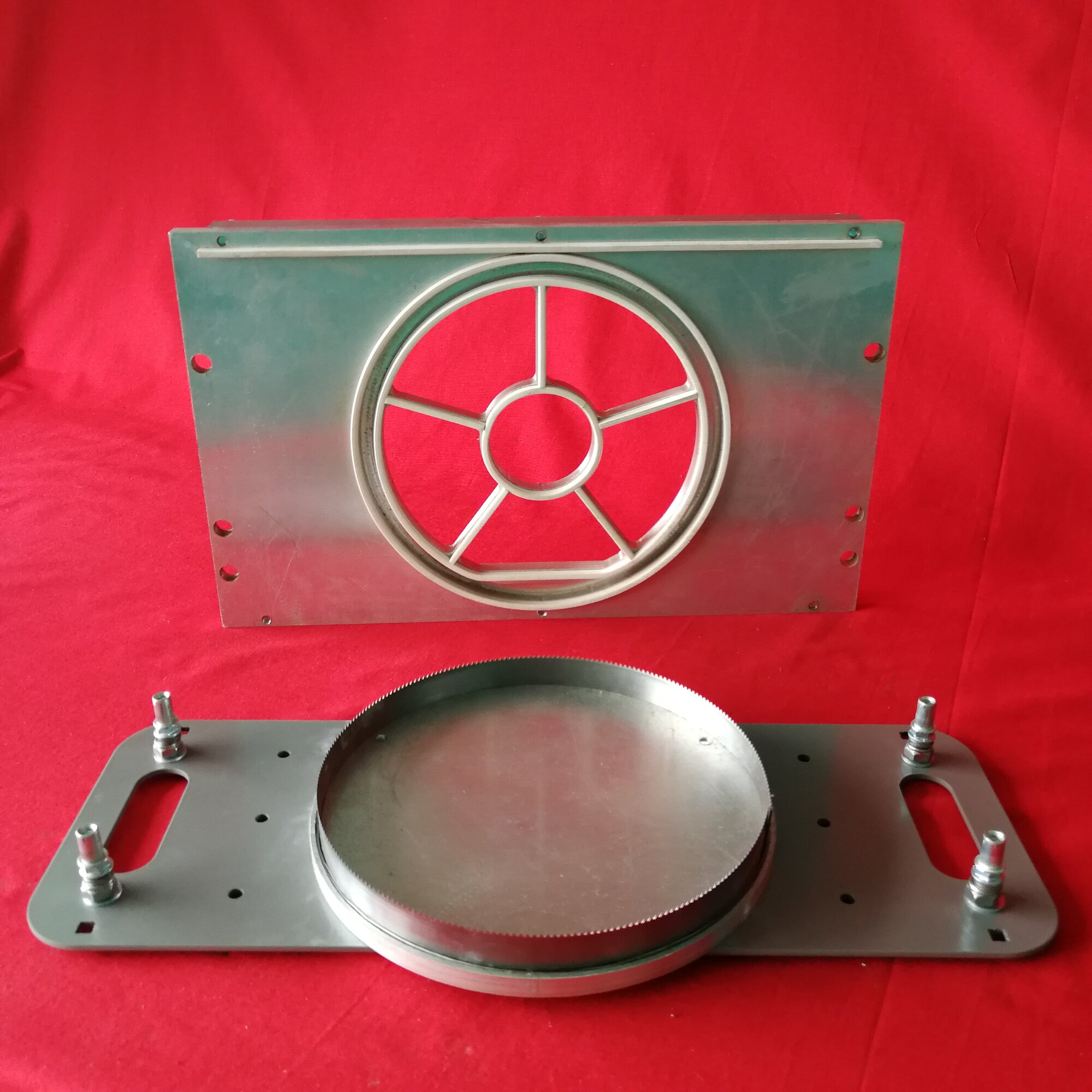 Форма VASSILII-360 с контурной обрезкой (раздельная вырубка) для запайки пищевых контейнеров пленкой d-210 мм*1 6-секционного № 4201