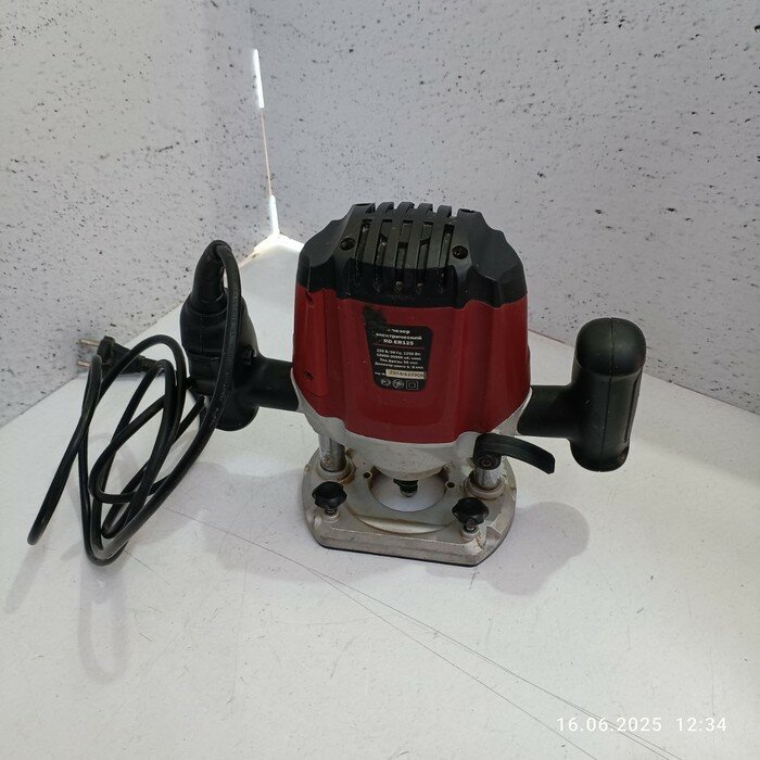 Фрезер RedVerg RD ER125
