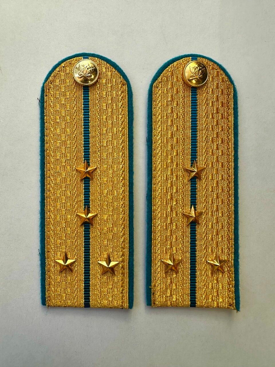 Погоны фссп парадные золотые с фурнитурой звание Капитан