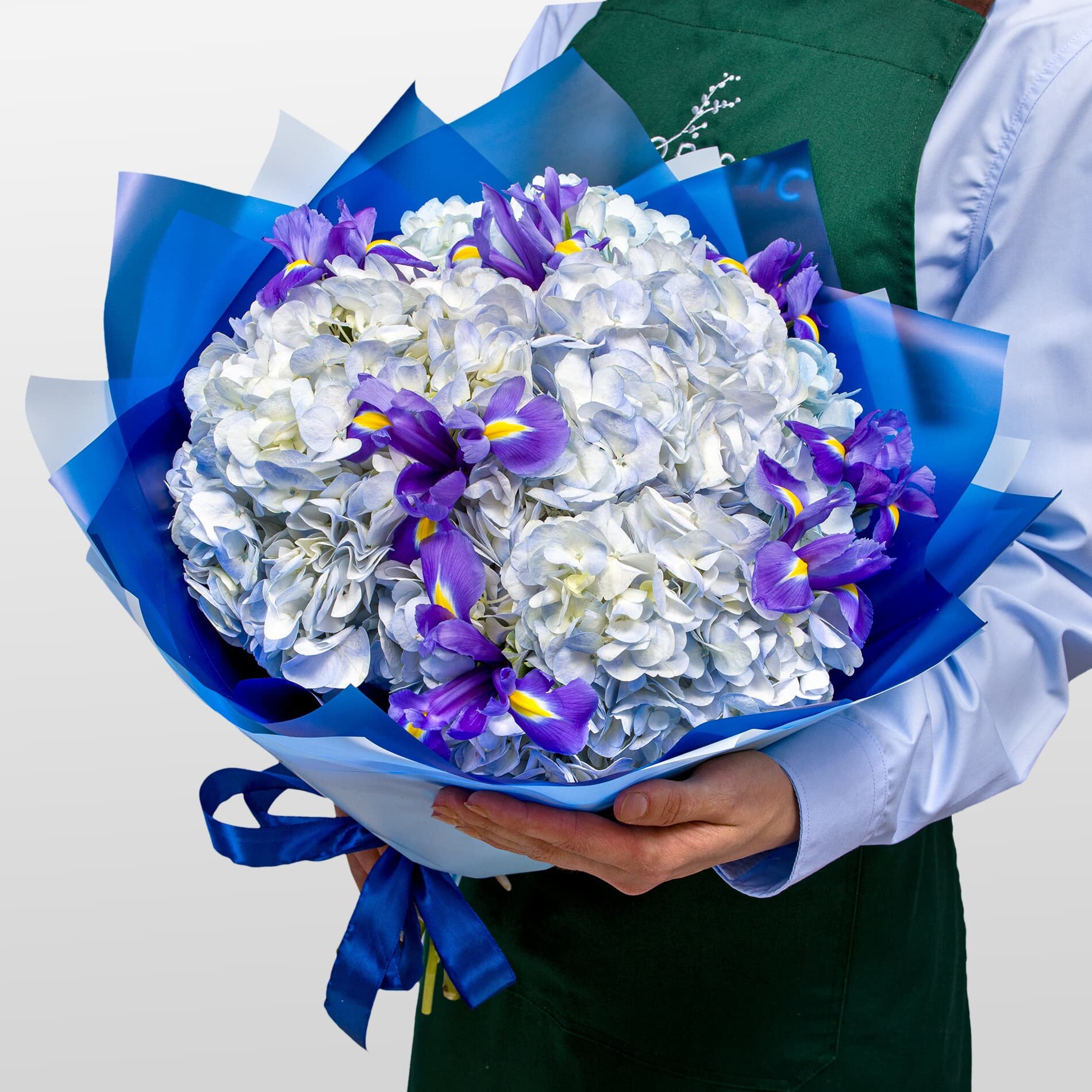 Букет Studio Floristic "Тишина звёзд", голубой, синий, ирисы, гортензии