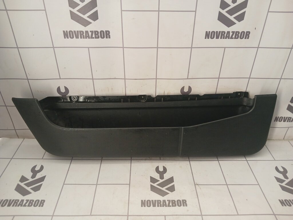 Обшивка двери передней левой VW Passat B3 1988-1993