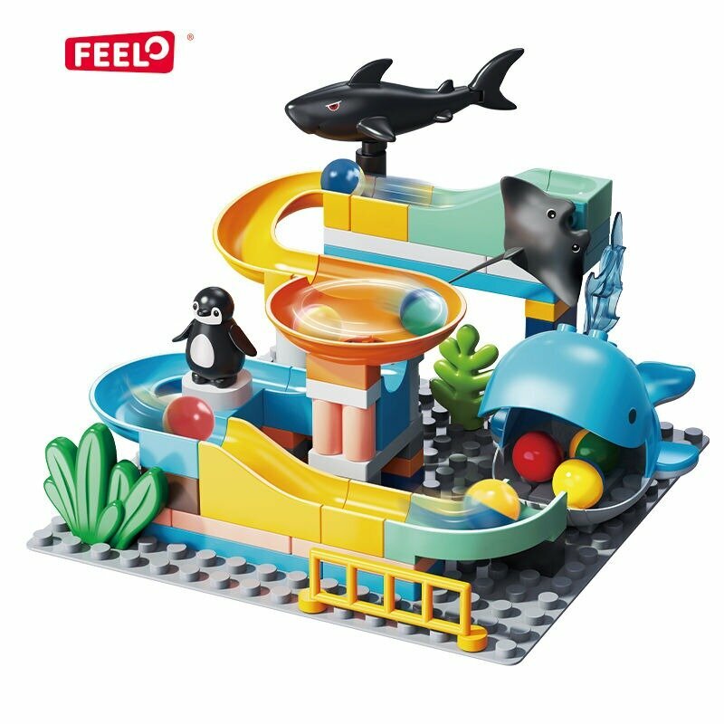 Конструктор FEELO Горка "Трек с машинками" FL1640, 211 дет, для детей от 3 лет