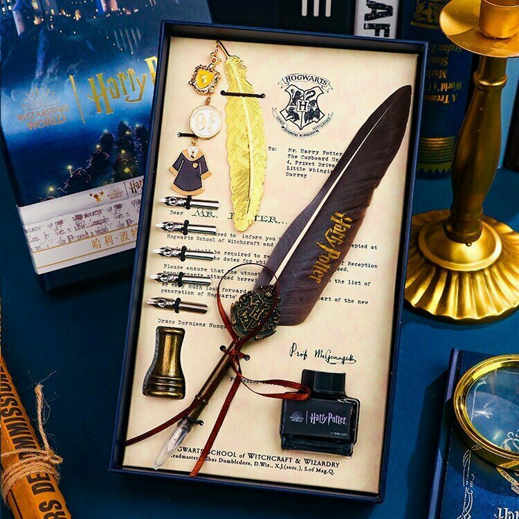 Перьевая ручка с чернилами и подставкой в подарочной упаковке в стиле Harry Potter, цвет пера: коричневый