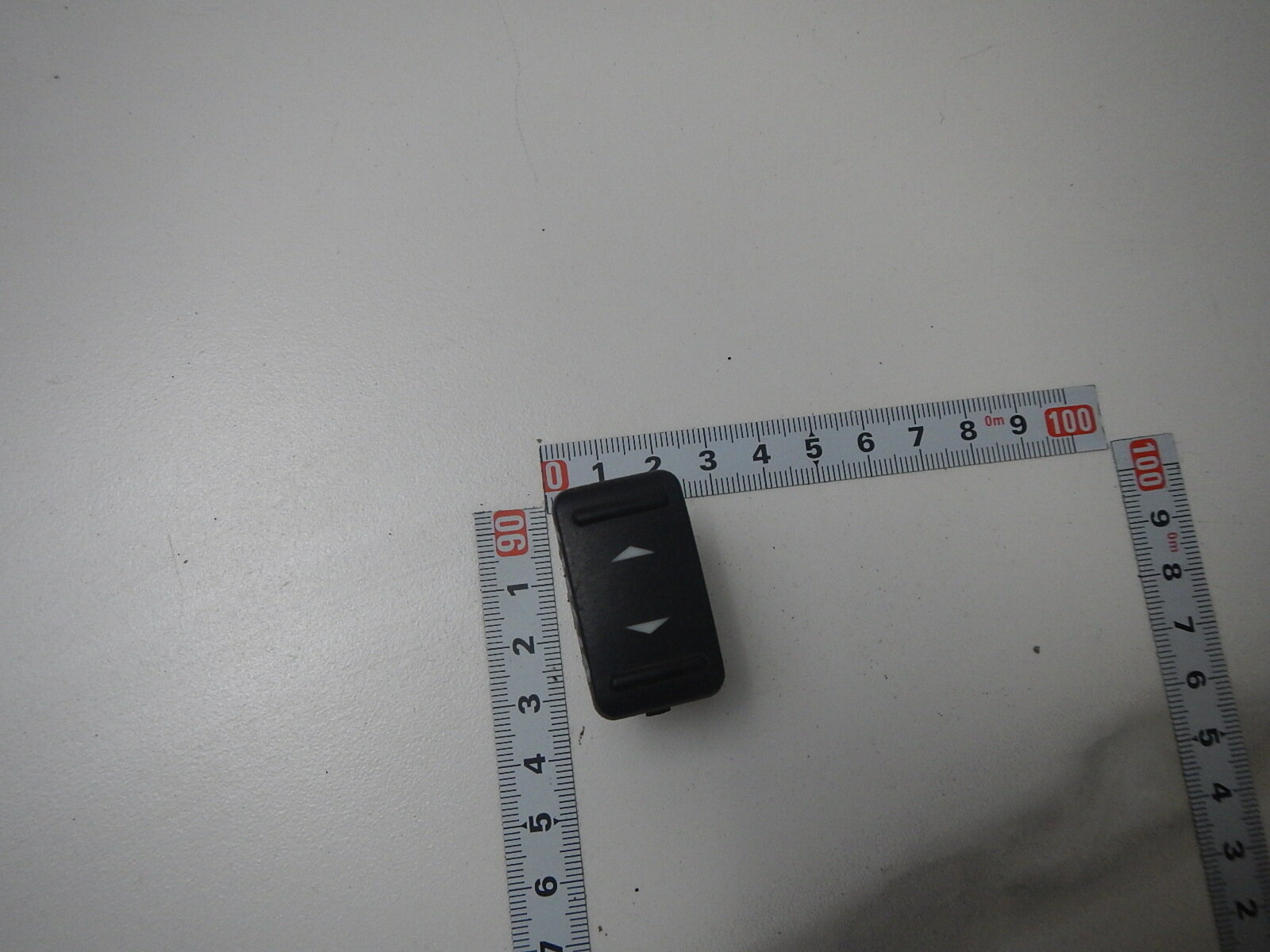 Б/У Кнопка стеклоподъемника, Ford (Форд)-FOCUS 2 (05-08) FORD FOCUS 2 (05-08) Без видимых повреждений. 635618 FORD арт. ...