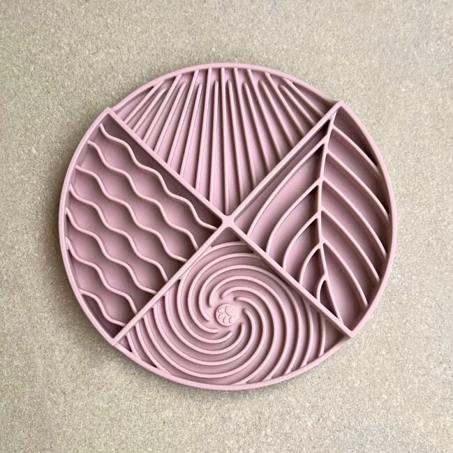 Силиконовый коврик для медленного кормления кошек и собак с четырьмя секциями, предотвращающий удушье, для развлечения