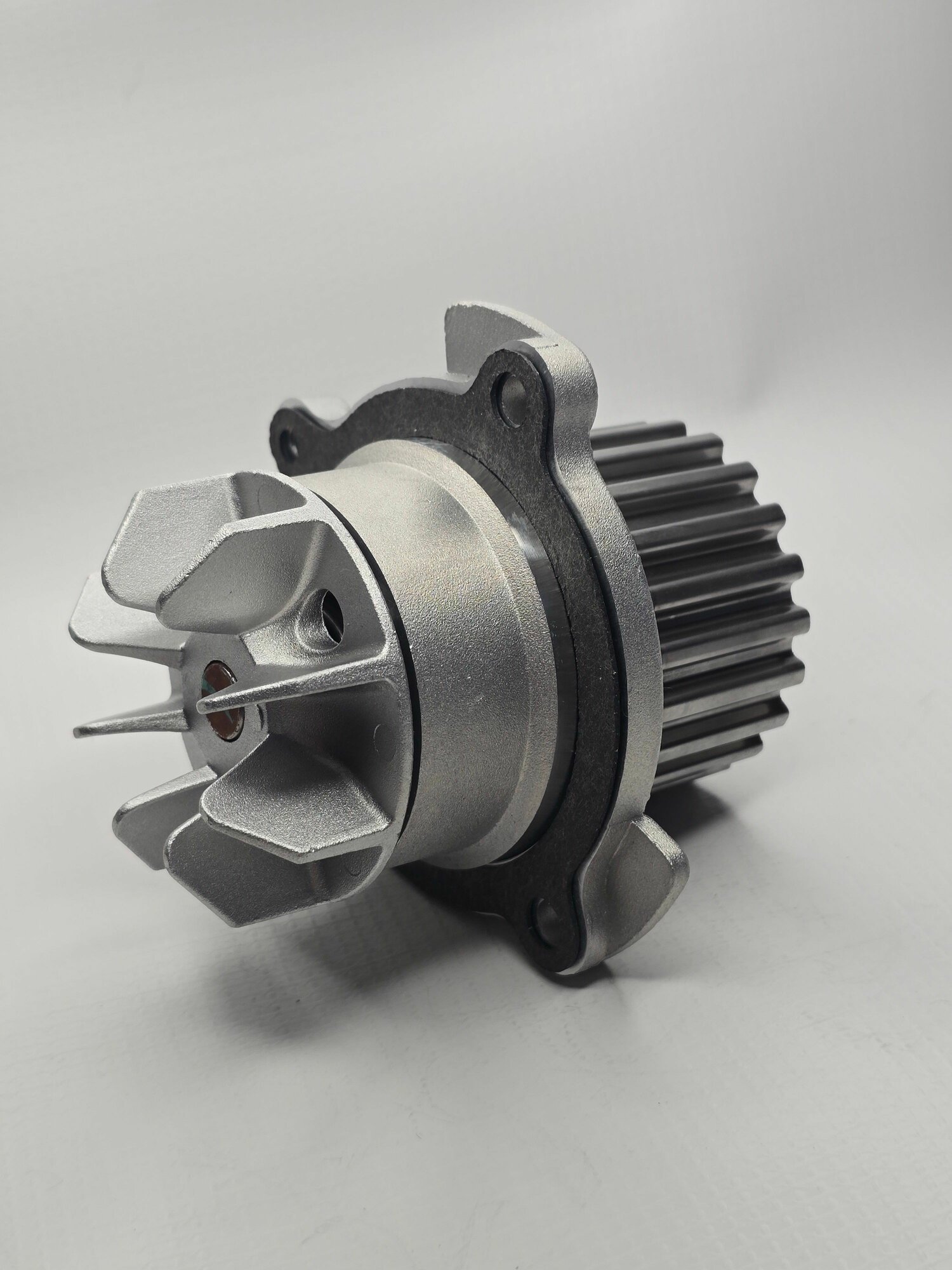 Насос водяной 21124-1307010 для ВАЗ 2110-12/Samara/Калина/Приора 16v