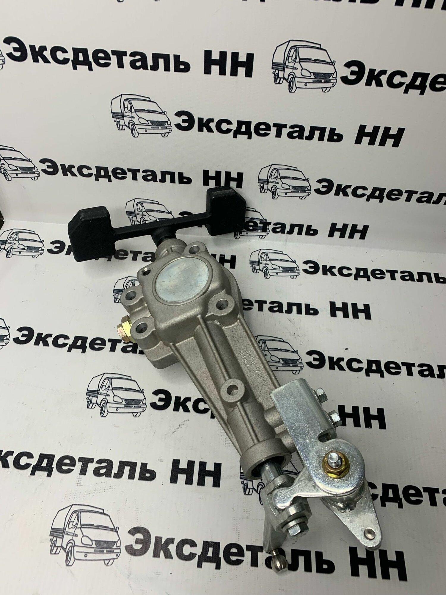 Крышка КПП Газон Некст, ПАЗ Вектор Некст (под джостик)