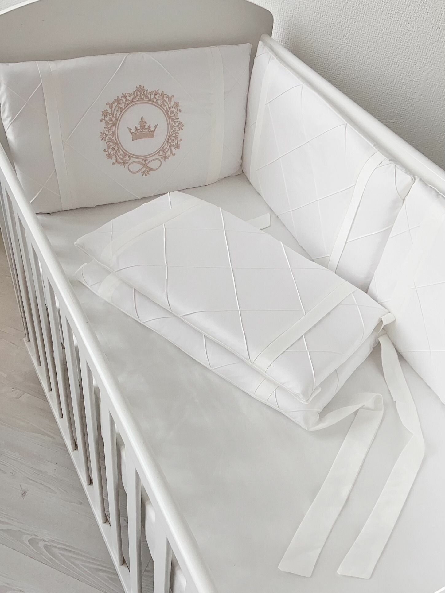 Бортики в кроватку "Вдохновение", молочный, 6 подушек на всю кроватку 120*60 см, однотонный, сатин, KrisFi