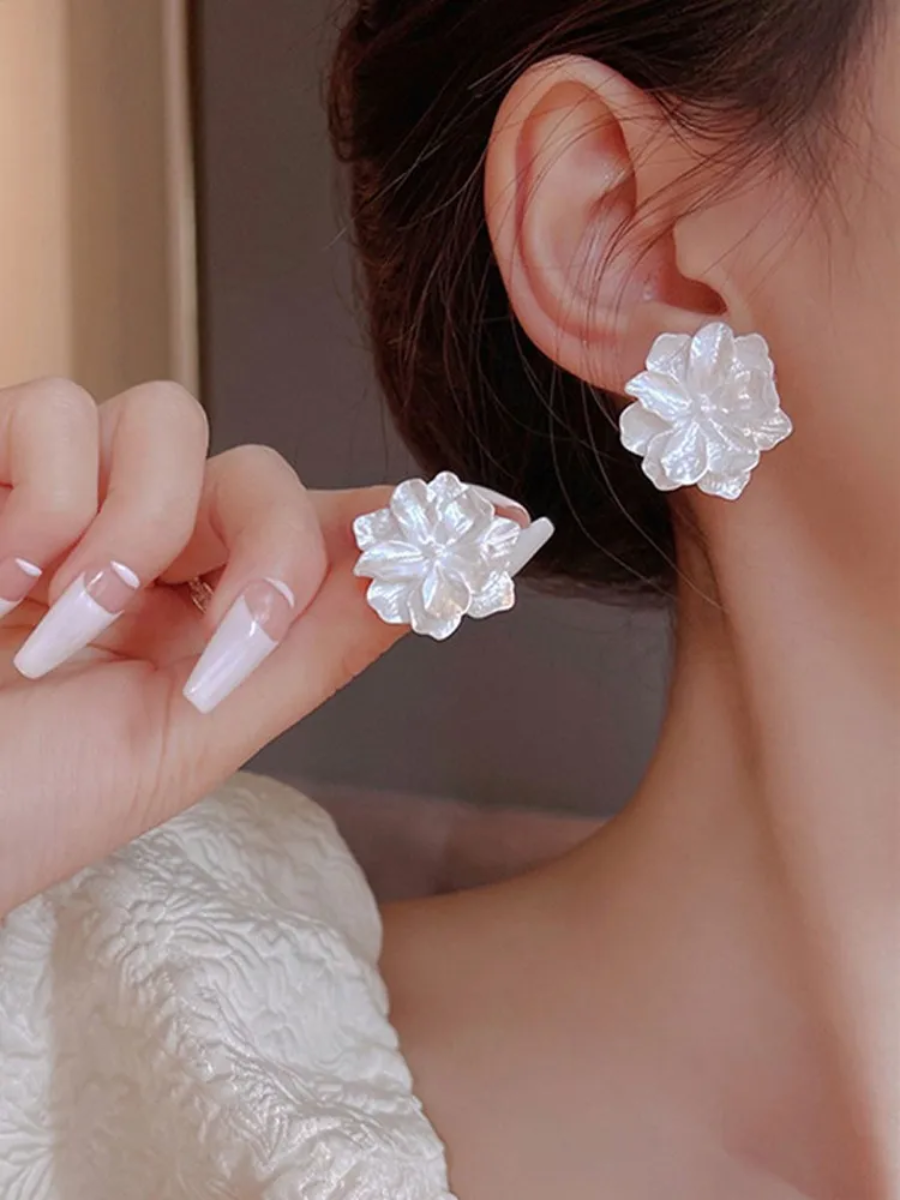 Серьги пусеты