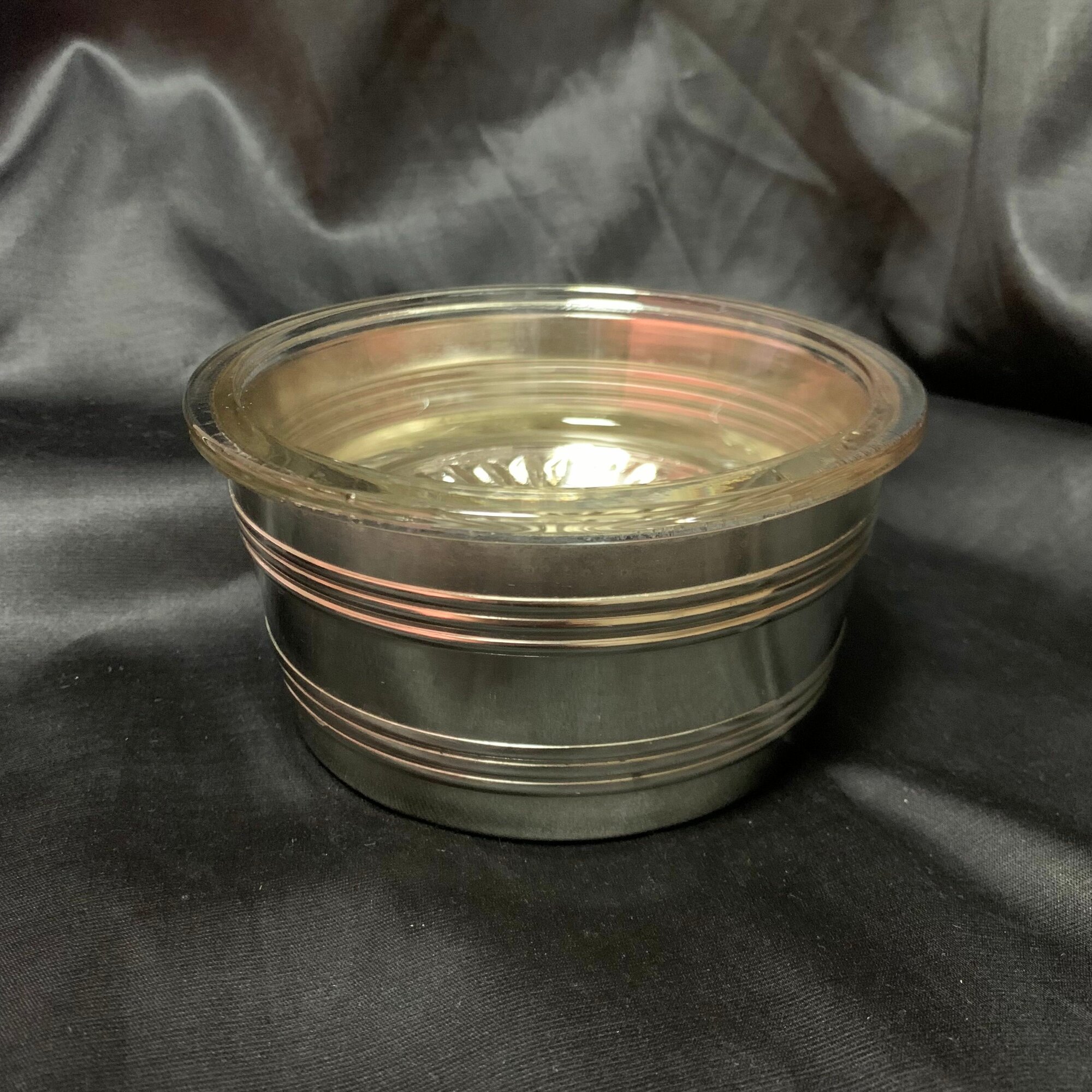 Мельхиоровая икорница со стеклянной вставкой