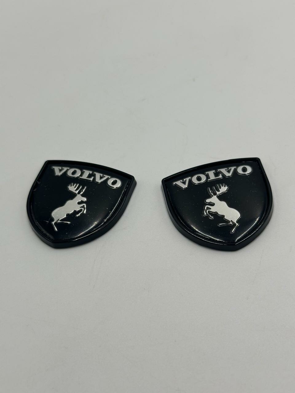 Эмблема наклейка шильдик знак значок вольво VOLVO лось 2шт