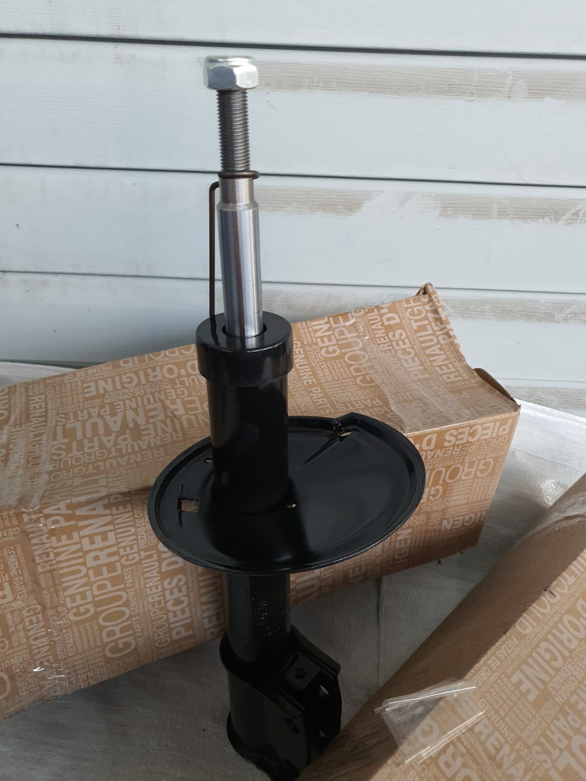 Комплект Передних Стоек Ваз Ларгус Рено Логан пара Газомасленые