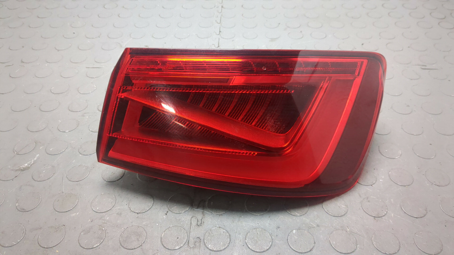 Фонарь (задний) правый Audi A3 (8V) Б/У