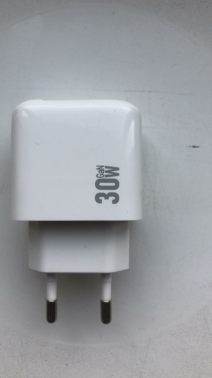 Сетевое зарядное устройство Borofone, 18 Вт, белый . Уценка