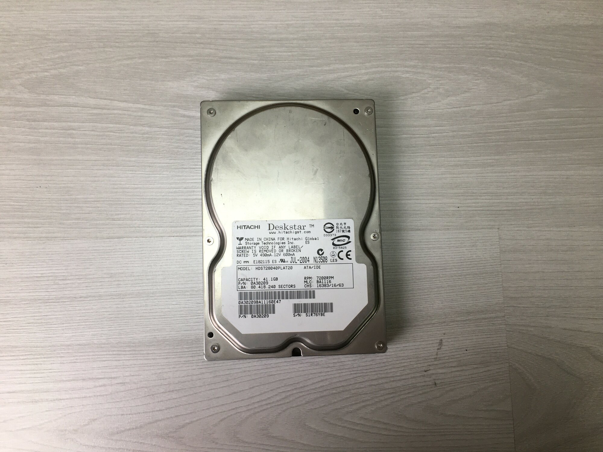 Жесткий диск 3,5" 40 Gb Hitachi Deskstar HDS728040PLAT20 IDE