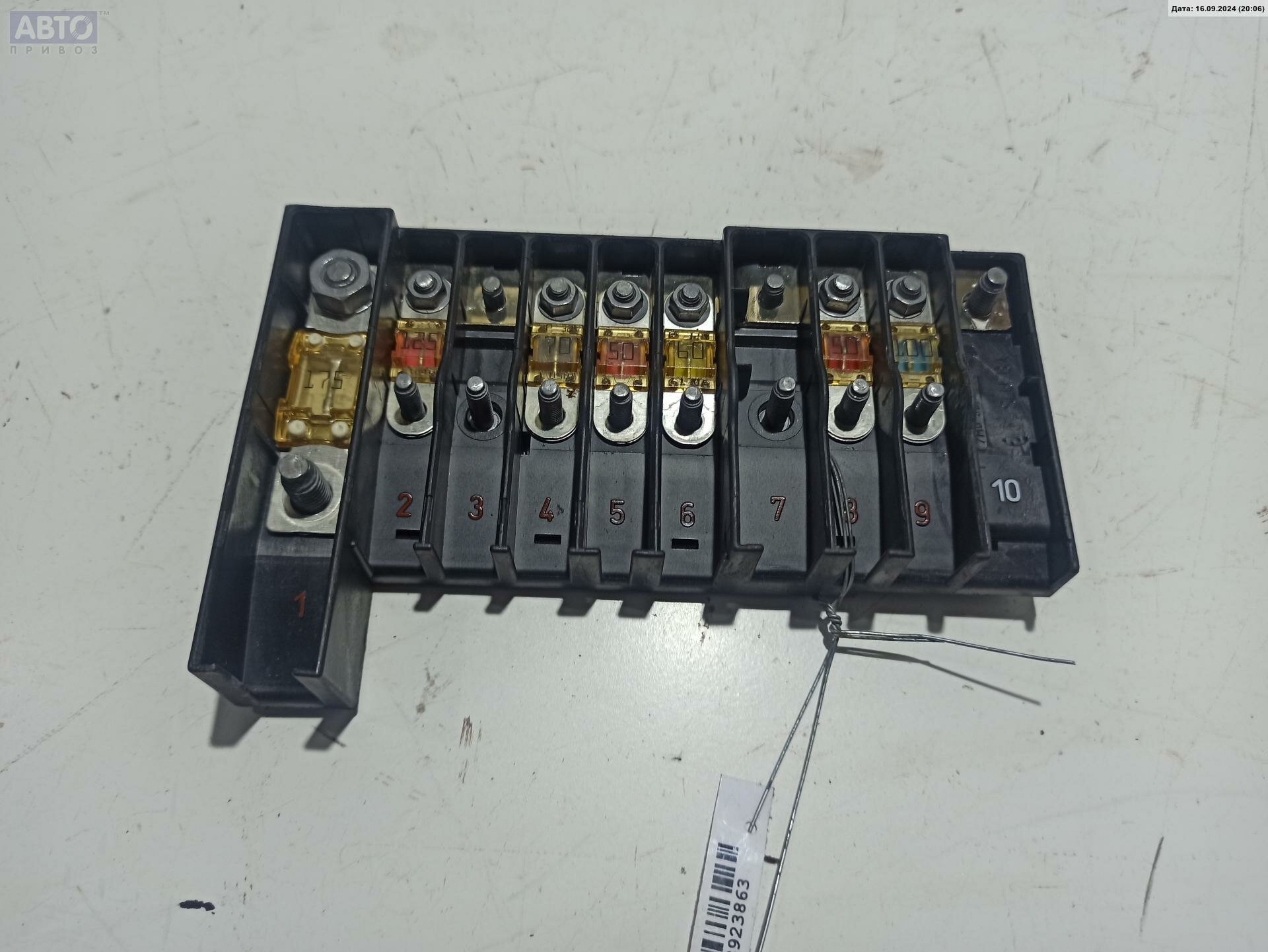 Блок предохранителей Volkswagen Transporter T5