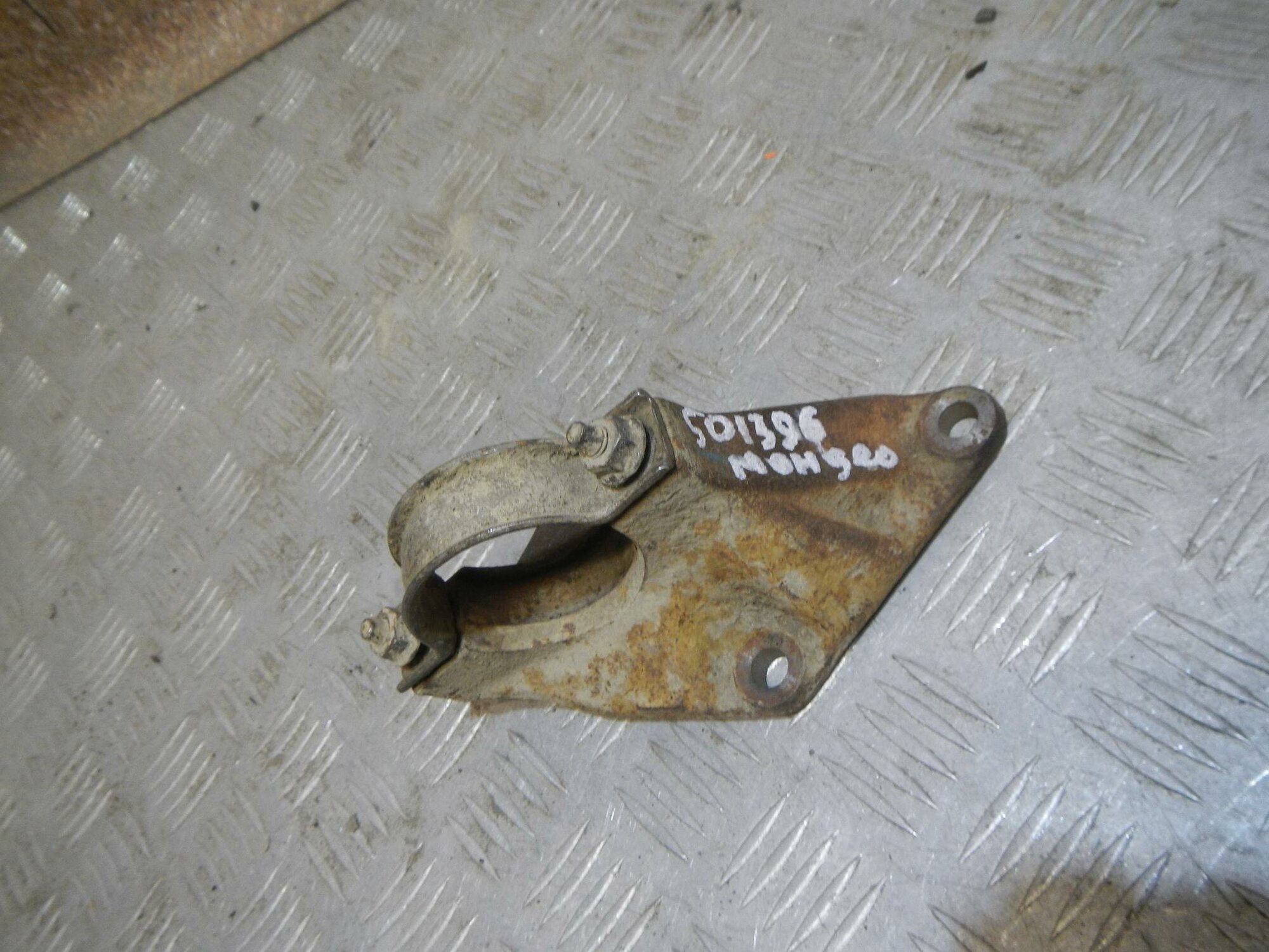 Б/У Кронштейн промежуточного вала, Ford (Форд)-MONDEO (00-07) FORD MONDEO (00-07) Без видимых повреждений. 501396 FORD а...