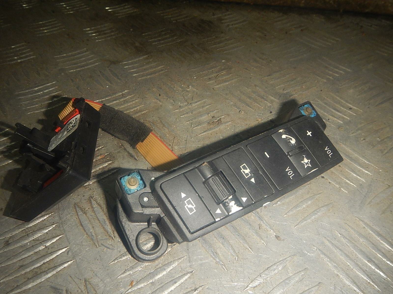 Б/У Блок кнопок, Volkswagen (Фольксваген)-TOUAREG (02-10) VOLKSWAGEN TOUAREG (02-10) Управление магнитолой Потертости 376...