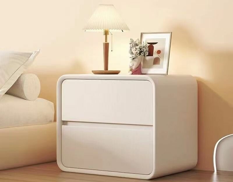 Современная минималистичная прикроватная тумбочка, небольшая прикроватная тумбочка из массива дерева в кремовом стиле в спальне