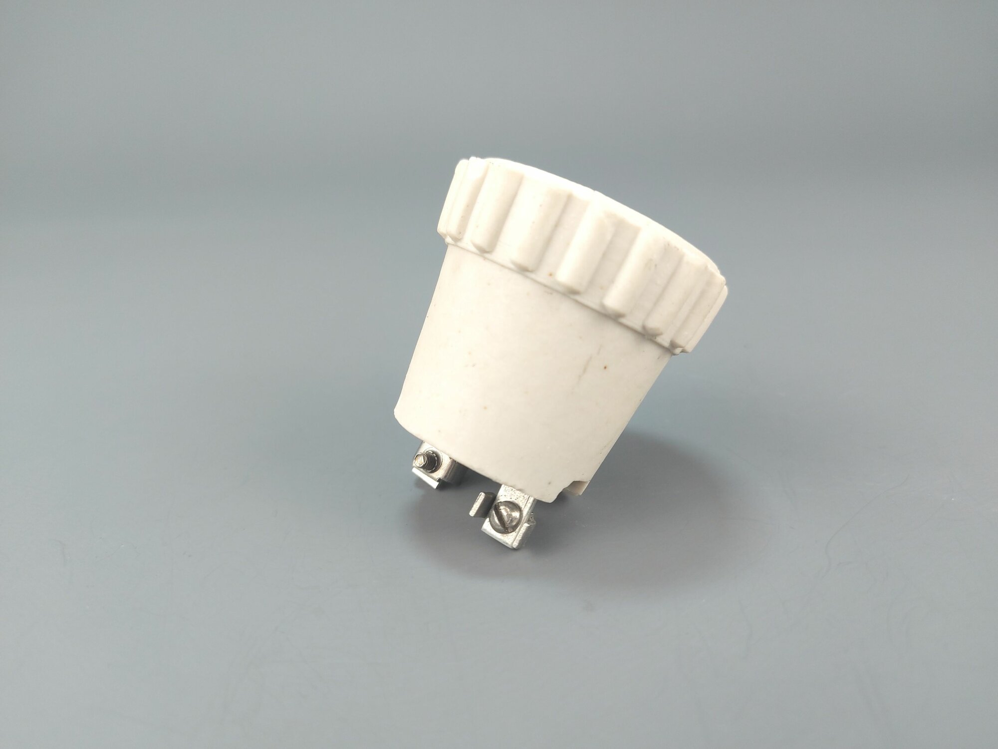 Керамический патрон цоколь E27