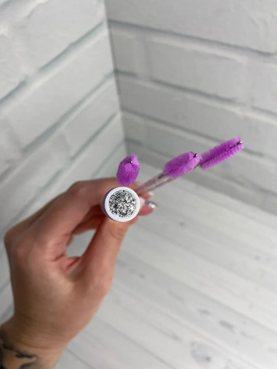 Щеточка для ресниц и бровей в колбе 1 штука