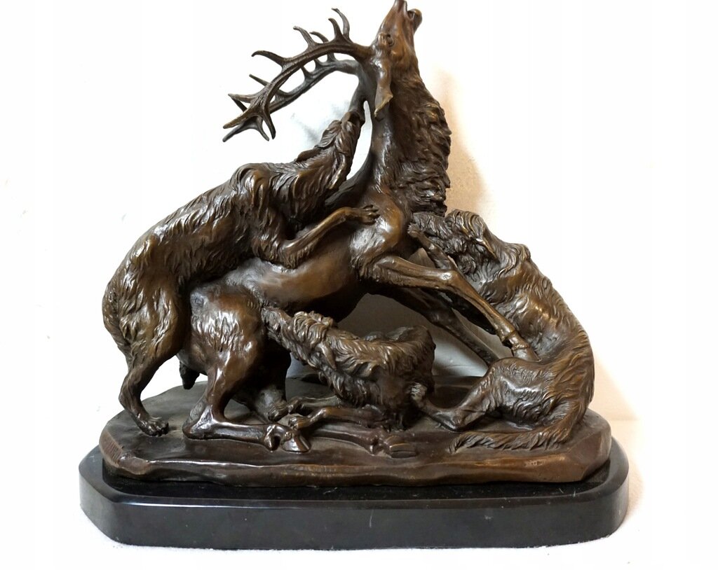Бронзовая скульптура "Нападение на оленя", автор - Gardet