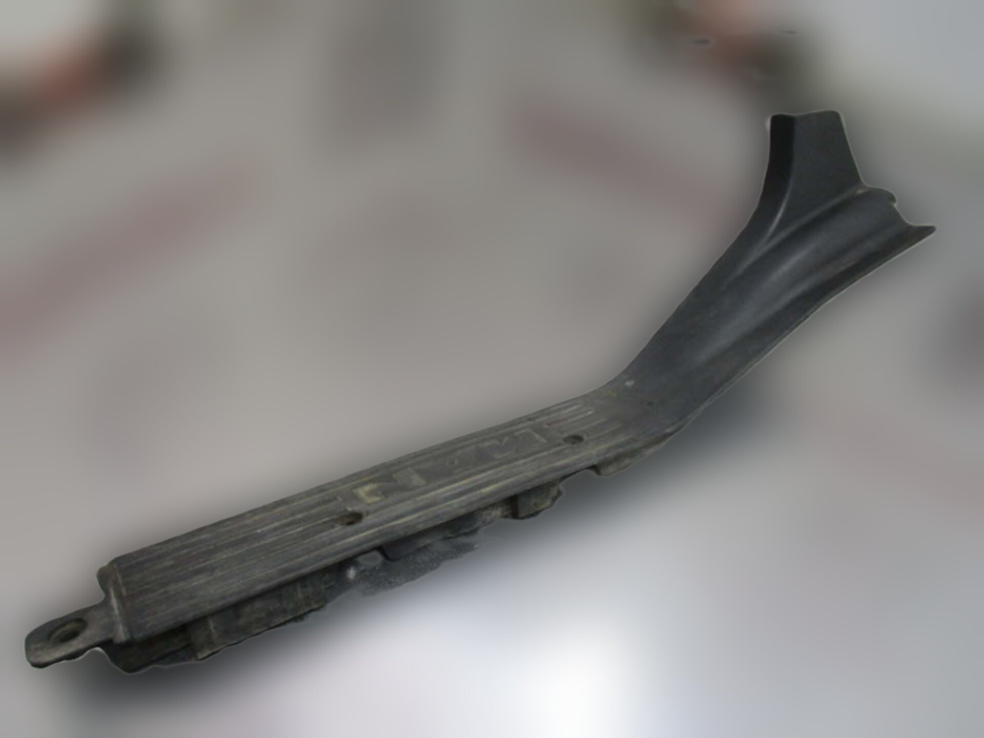 Накладка порога левая MAN TGS, TGM, TGL, TGX, TGA