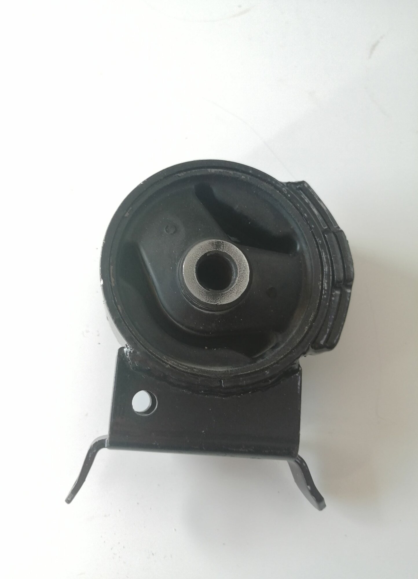 Опора двигателя левая Geely MK Cross [1.5 16V 5MT хетчбэк] 1016000634