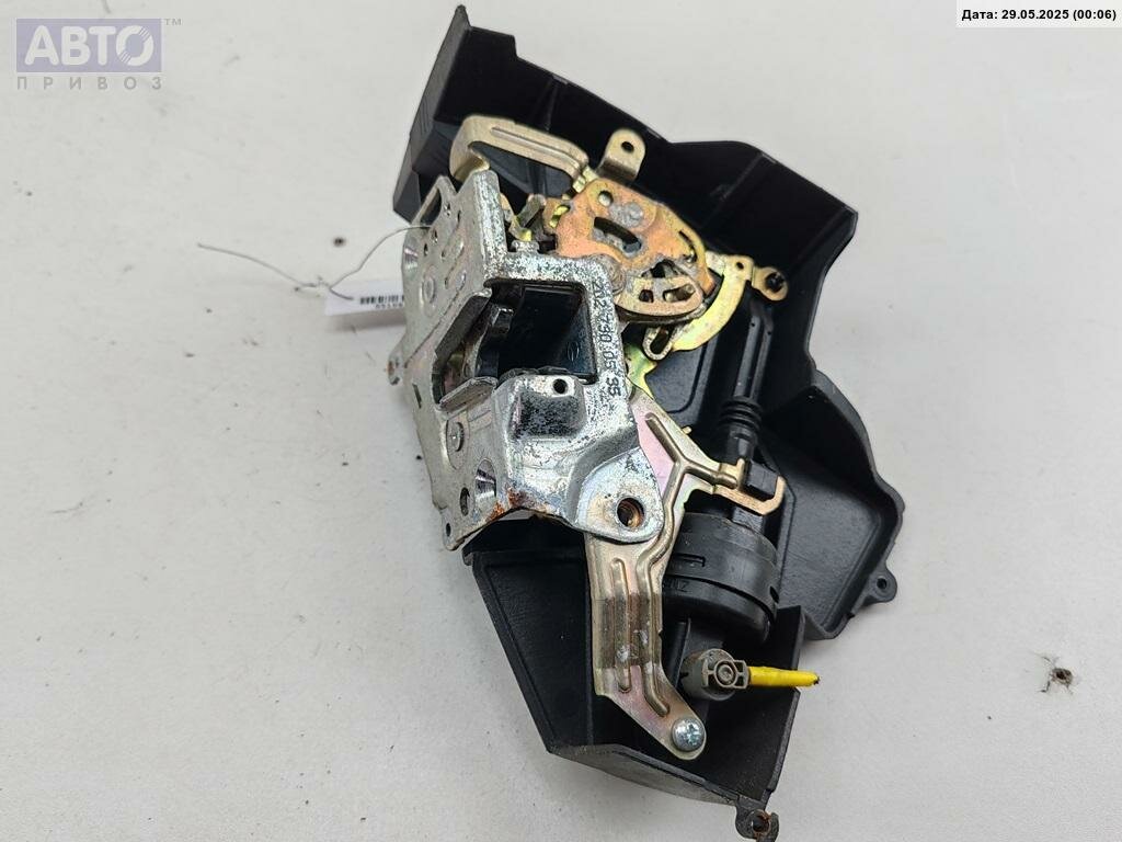 Замок двери задней левой Mercedes C-Class W202 (1993-2000)