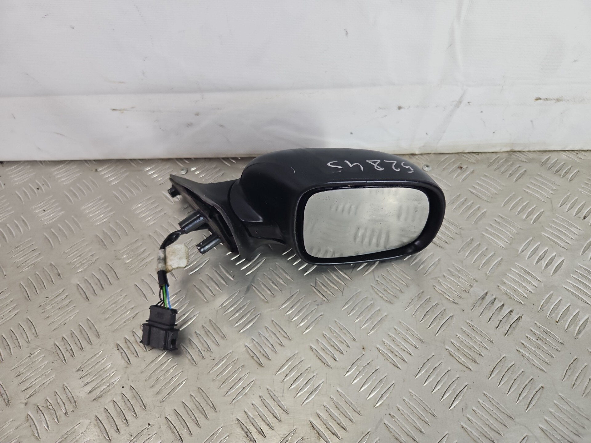 Зеркало наружное правое Skoda Octavia рест. 2001