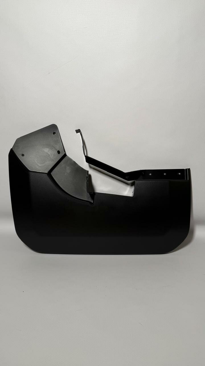 Брызговик зaдний левый (двухскатные задние колеса) на FORD TRANSIT