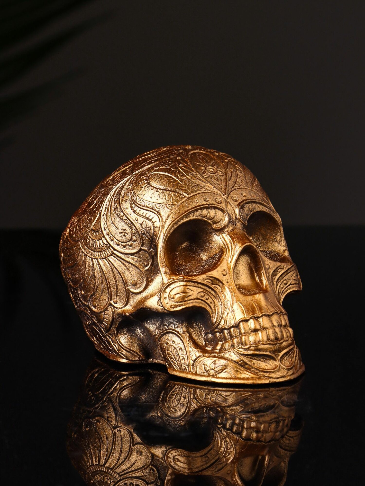 Фигура для ландшафтного дизайна "Череп с орнаментом", 6 5 5 см, цвет бронза