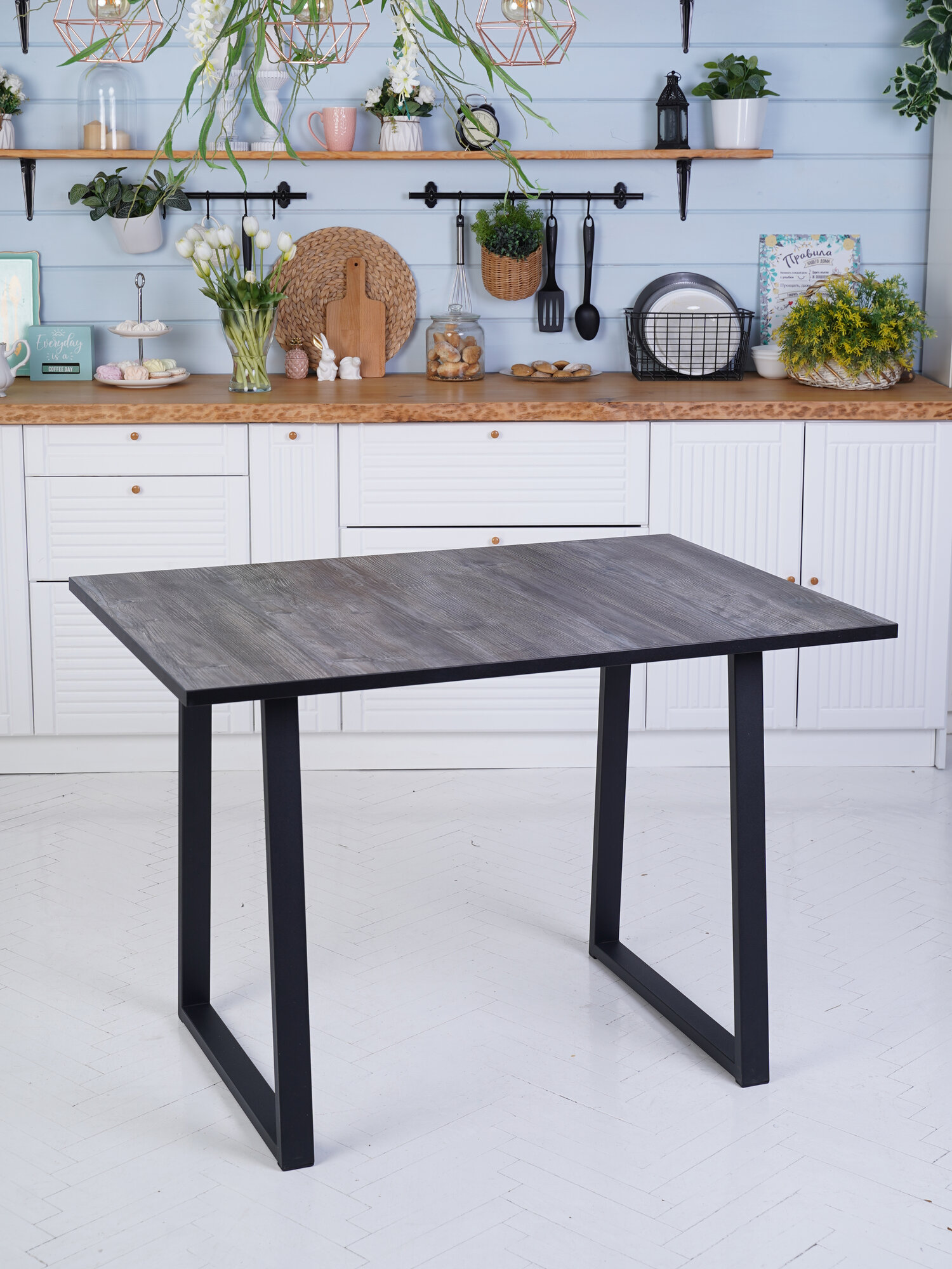 Стол кухонный обеденный нераздвижной Турин, пластик сосна пандероса, опоры металл черные, 110х75x75 см.