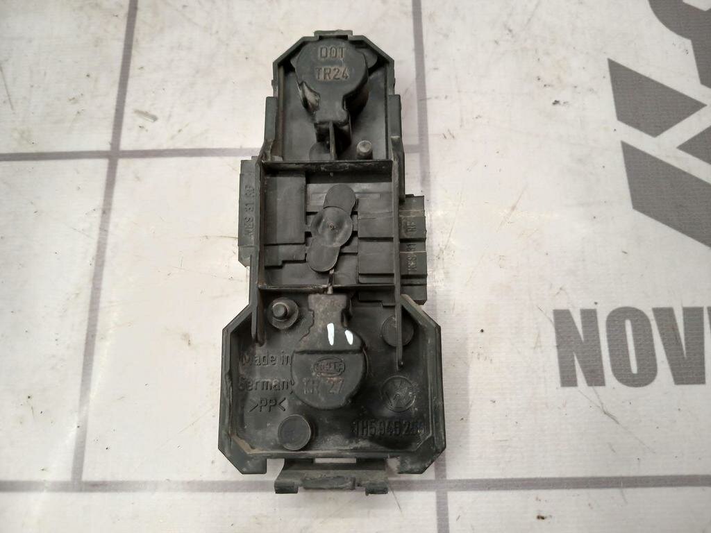 Плата заднего фонаря VW Golf 3 Vento 91-97