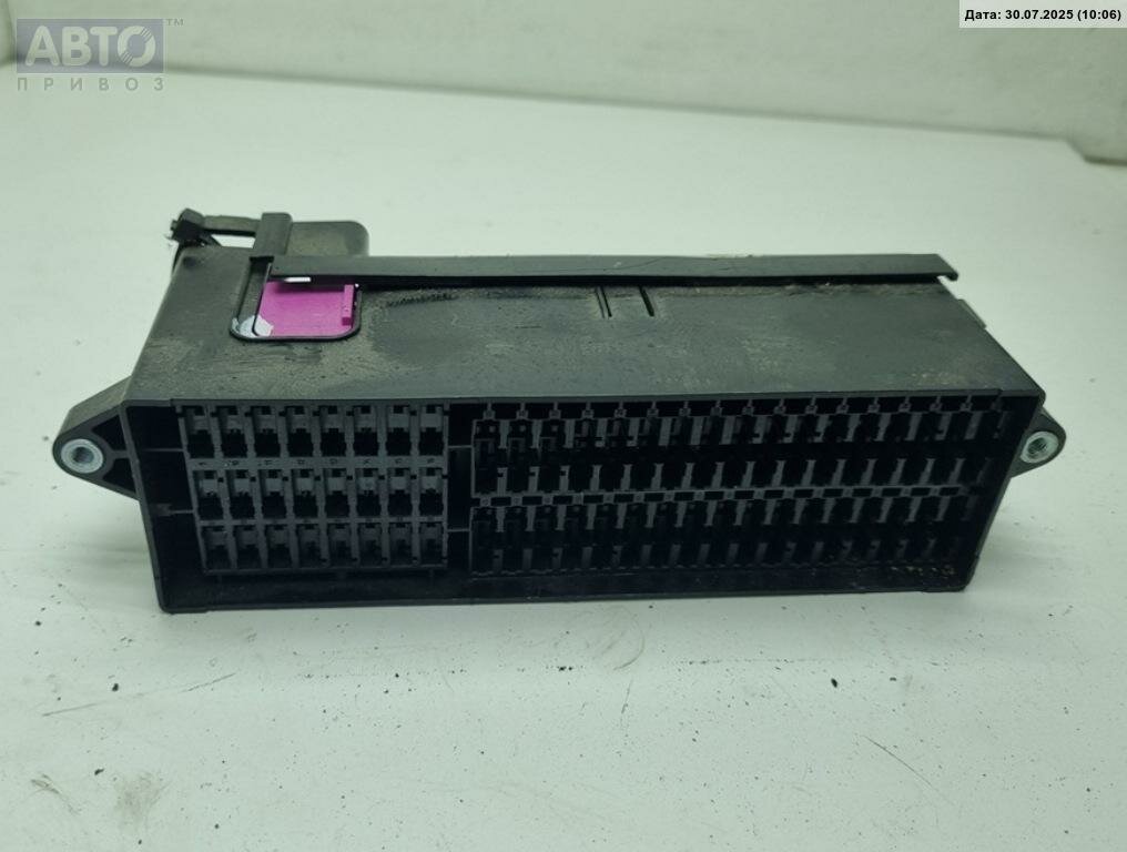 Блок предохранителей Volkswagen Touran