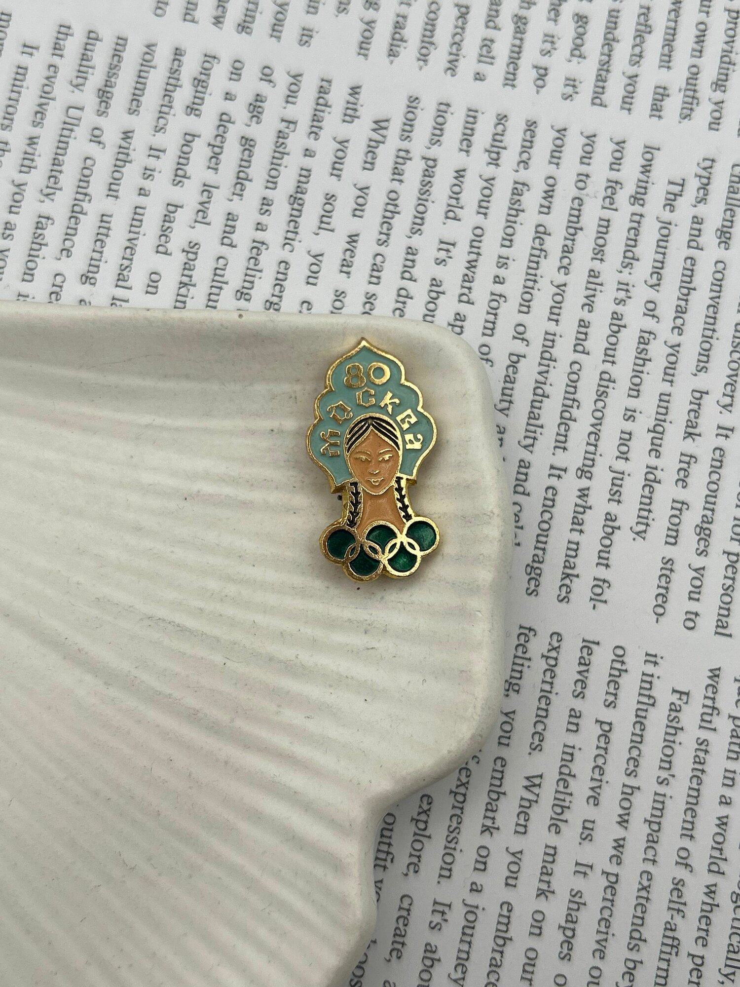 Советская винтажная брошь значок, Москва, Олимпиада 1980, эмаль, клеймо