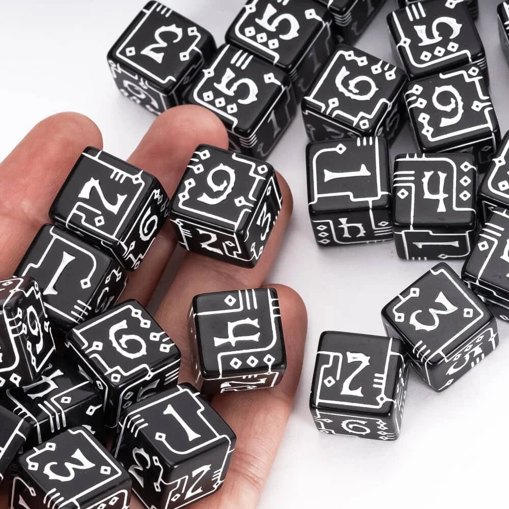 7 шт, белые черепа D6 кубики, полирезин Black-White Line